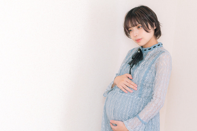 臨月(妊娠後期)の女性の無料の写真素材 Id 81426|フリー素材 ぱくたそ