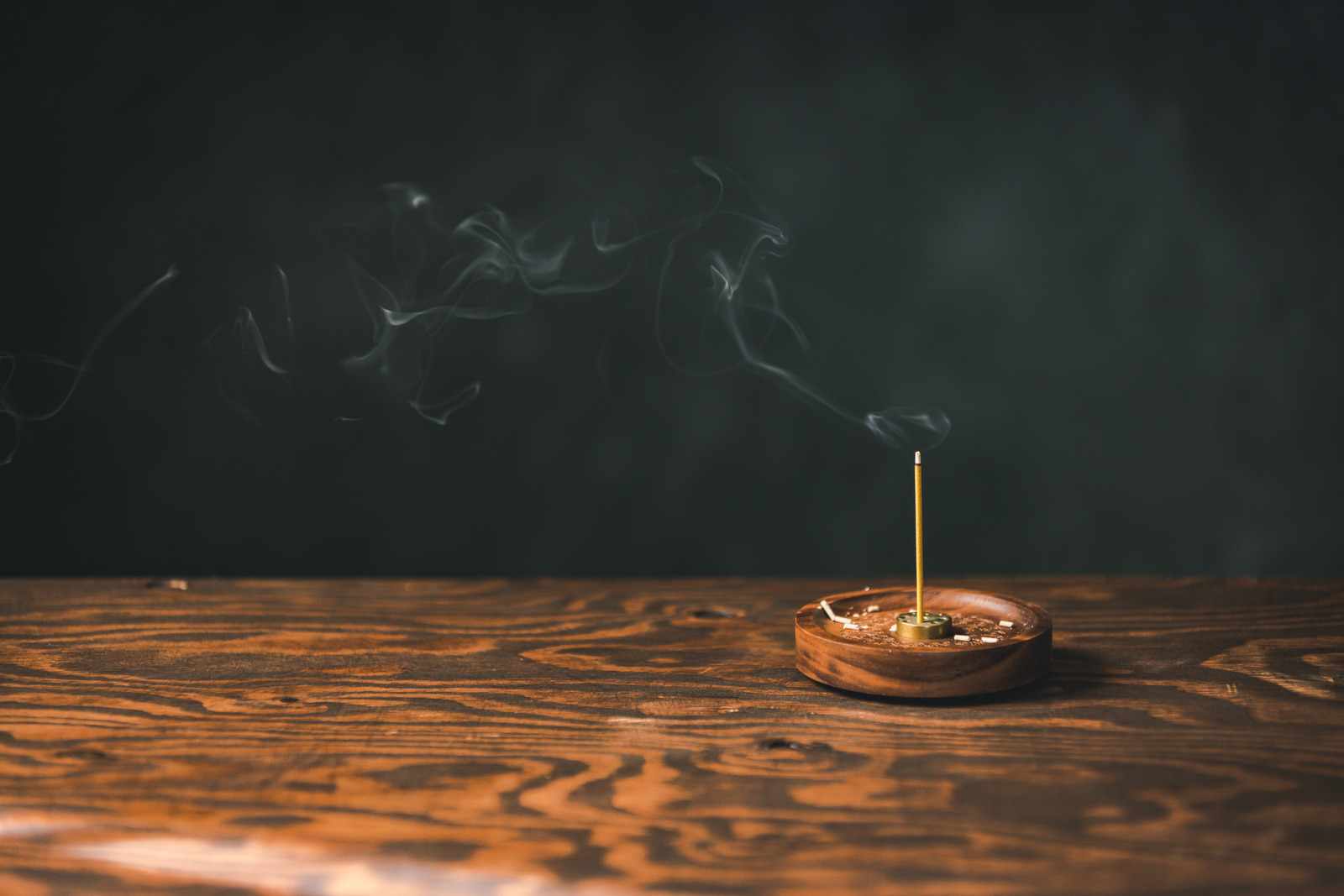 煙立つお香の無料写真素材 - ID.82513｜ぱくたそ